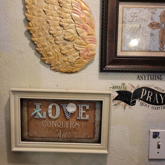 Accents | Wall Display Decor Metal Wings And 4 Wood Framed Word Art ...